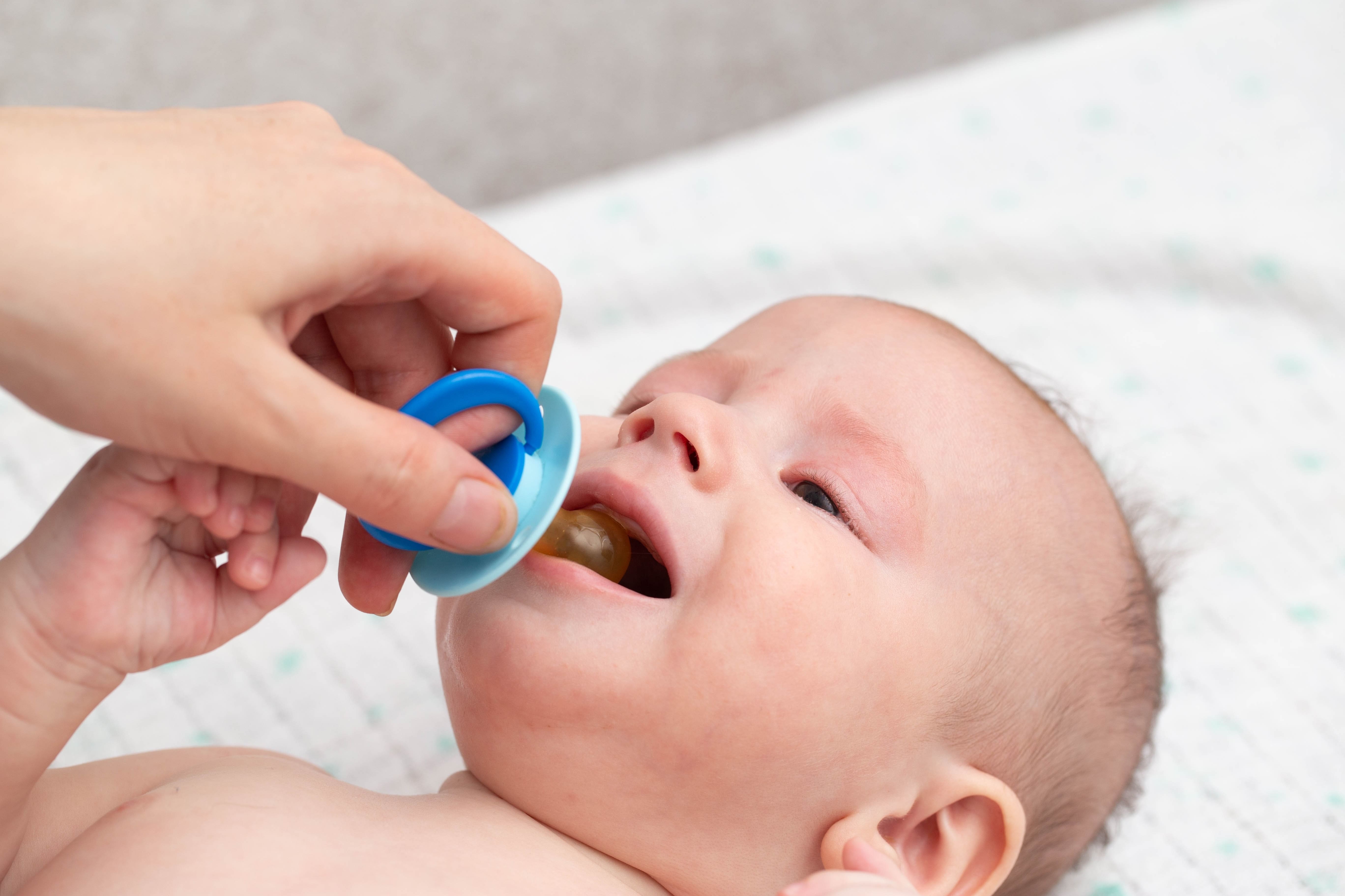 Chupón para bebés: ¿Cuáles son las ventajas y desventajas?